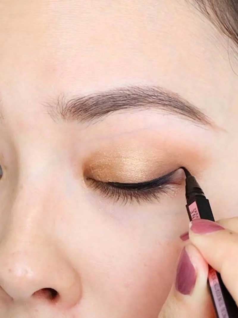 Eyeliner 101 Tips Tricks Hacks | Tips By Maybelline New York